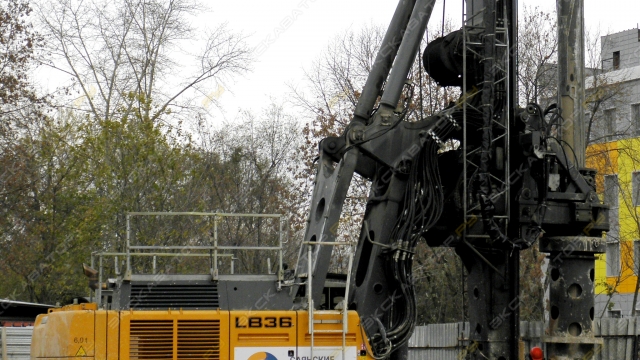 Аренда бурового станка для устройства свай Liebherr LB 36, Москва - №502374