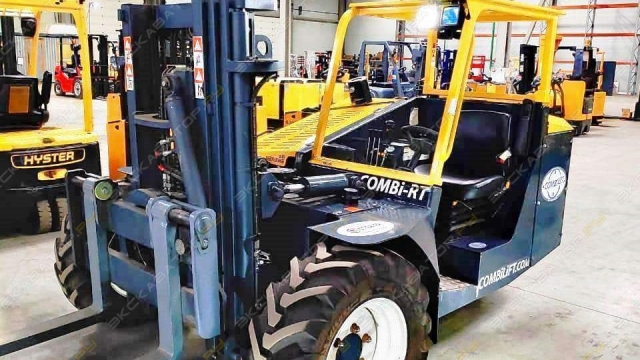 Аренда вилочного погрузчика (складского автопогрузчика) COMBILIFT COMBI ...
